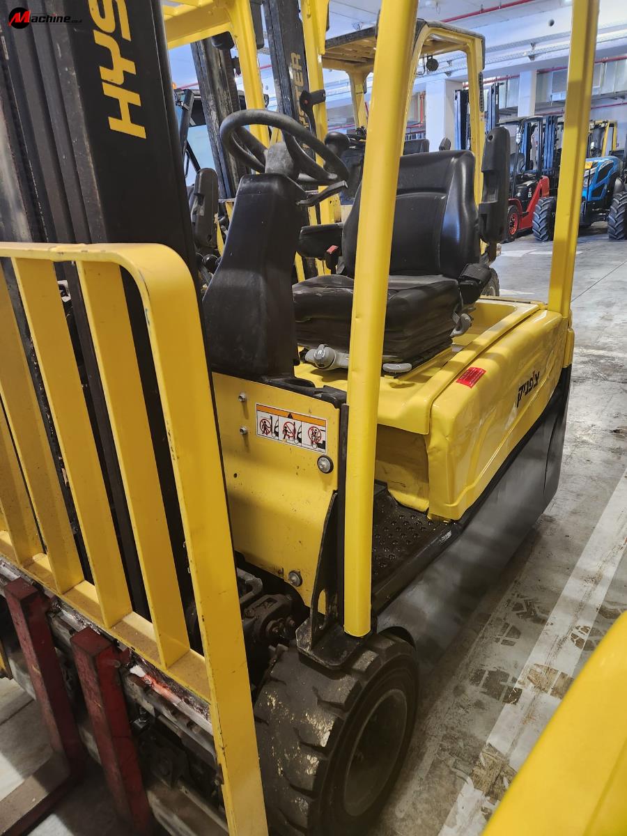 מלגזה חשמלית משומשת Hyster J1.6 XN - מלגזות וטרקטורים - צ'פניק